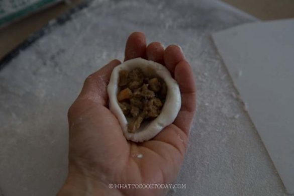 How To Make Ham Sui Gok (Fried Glutinous Rice Dumplings)