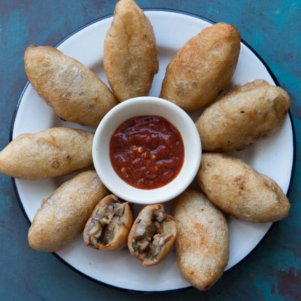 Woo Kok (Fried Taro Puff)
