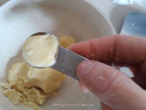 Easy Iced Gems Biscuits / Fancy Gems Biscuits (Kue Monas)