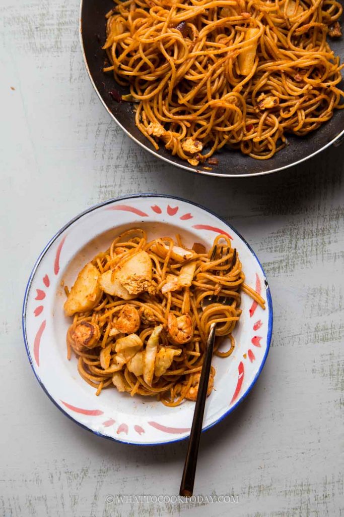 How To Cook Mee Goreng Mamak (Indian-style Fried Noodles)