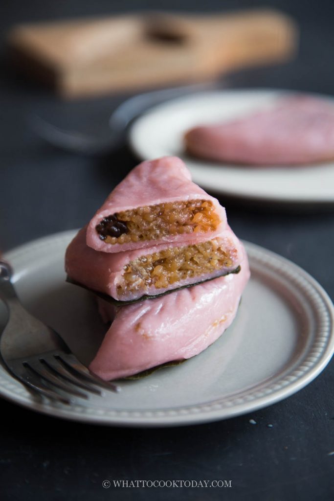 Teochew Png Kueh (Teochew Glutinous Peach Shaped Kueh)
