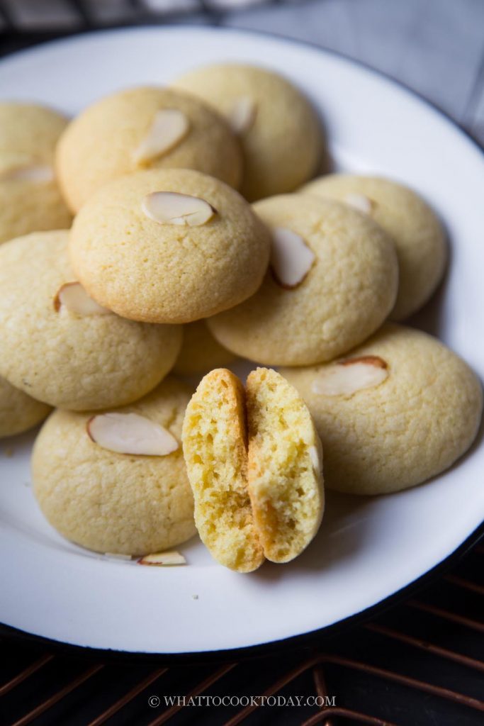 Easy Eggless Sugee Biscuits / Semolina Biscuits (Biskut Suji)