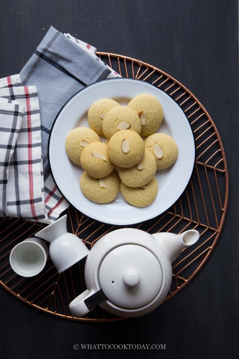 Easy Eggless Sugee Biscuits / Semolina Biscuits (Biskut Suji)
