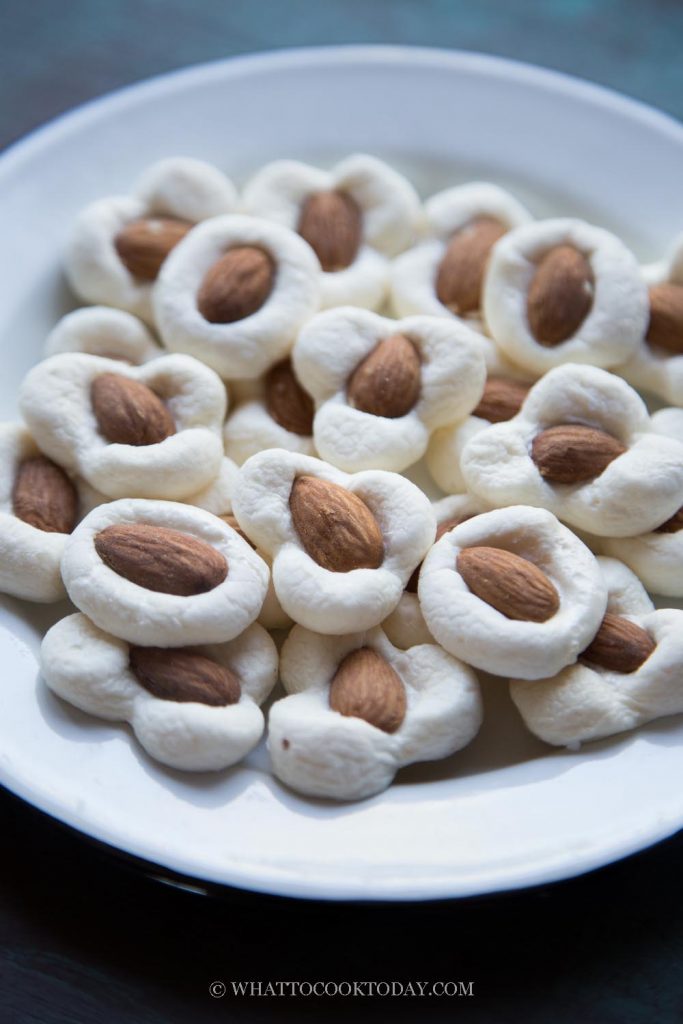 Super Easy 2-Ingredient Crispy Marshmallow Cookies
