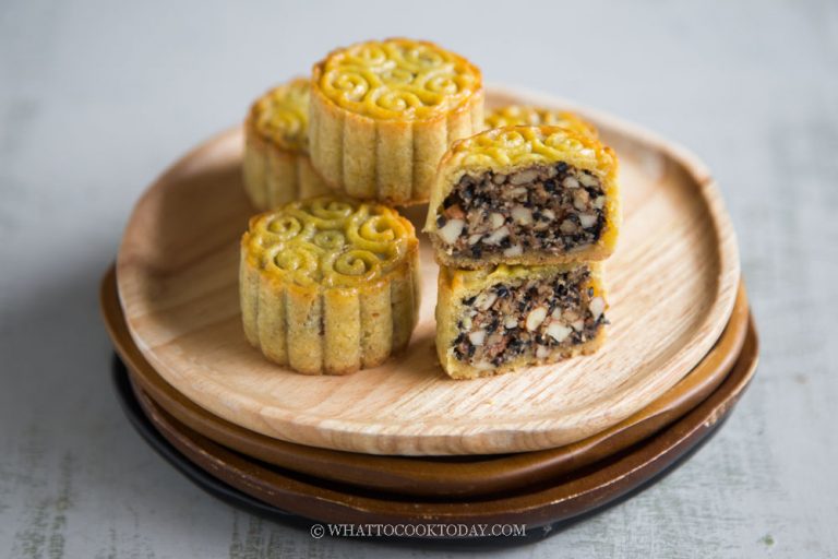 How To Make Easy Keto Gluten-Free Mooncake