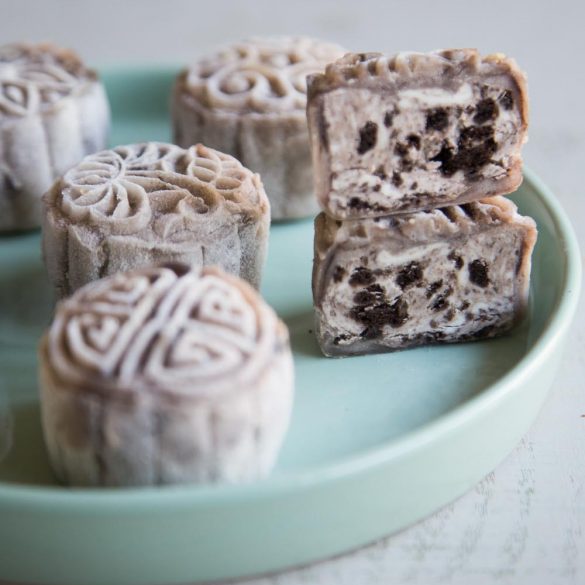 Shanghai Mooncake (with Red Bean Paste) - Step-by-step guide
