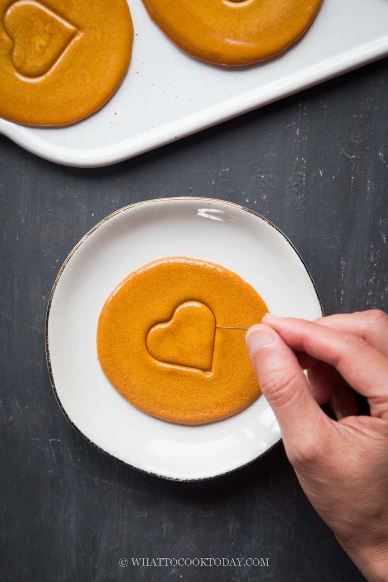 How To Make Korean Dalgona Candy from Squid Game (Ppopgi)