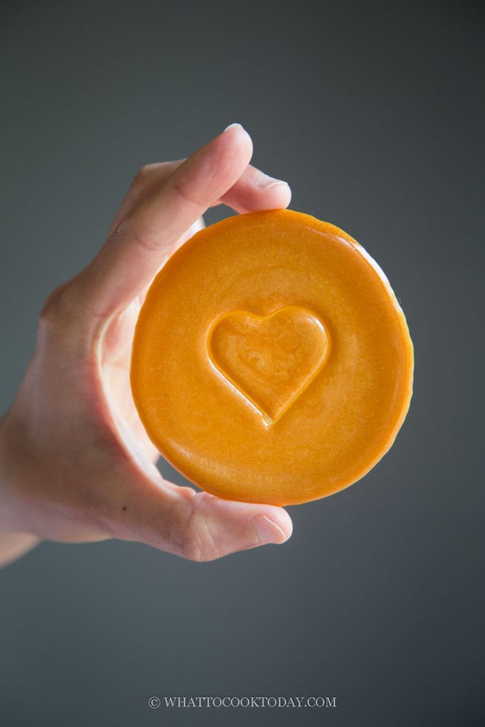 How To Make Korean Dalgona Candy from Squid Game (Ppopgi)