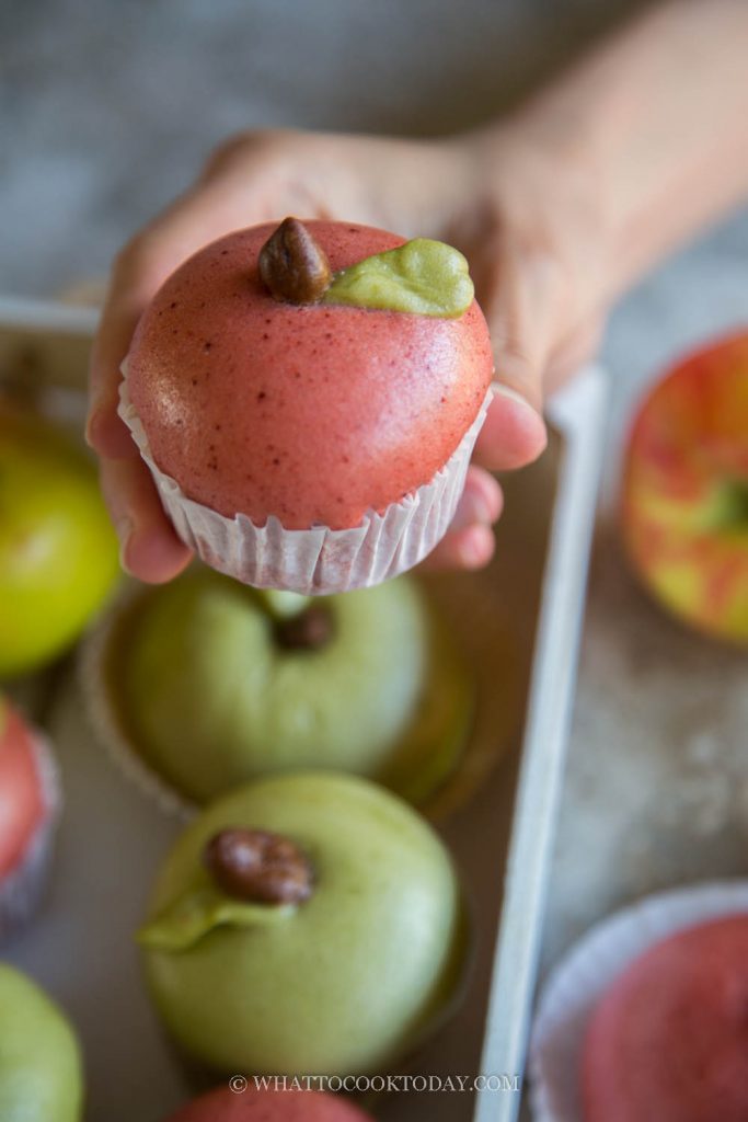 Apple-Shaped Steamed Buns (with Apple Pie Filling)