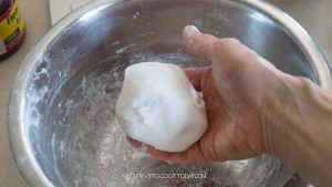 Crystal Tang Yuan with Purple Sweet Potato Filling (水晶汤圆)