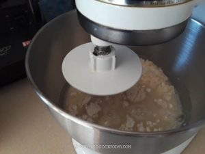Soft Fluffy Hainanese Bread Loaf (Hailam Kopitiam Bread / Roti Benggali)