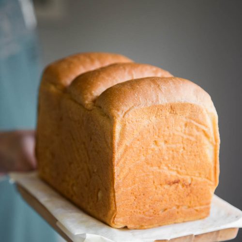 Soft Fluffy Hainanese Bread Loaf (Hailam Kopitiam Bread / Roti Benggali)