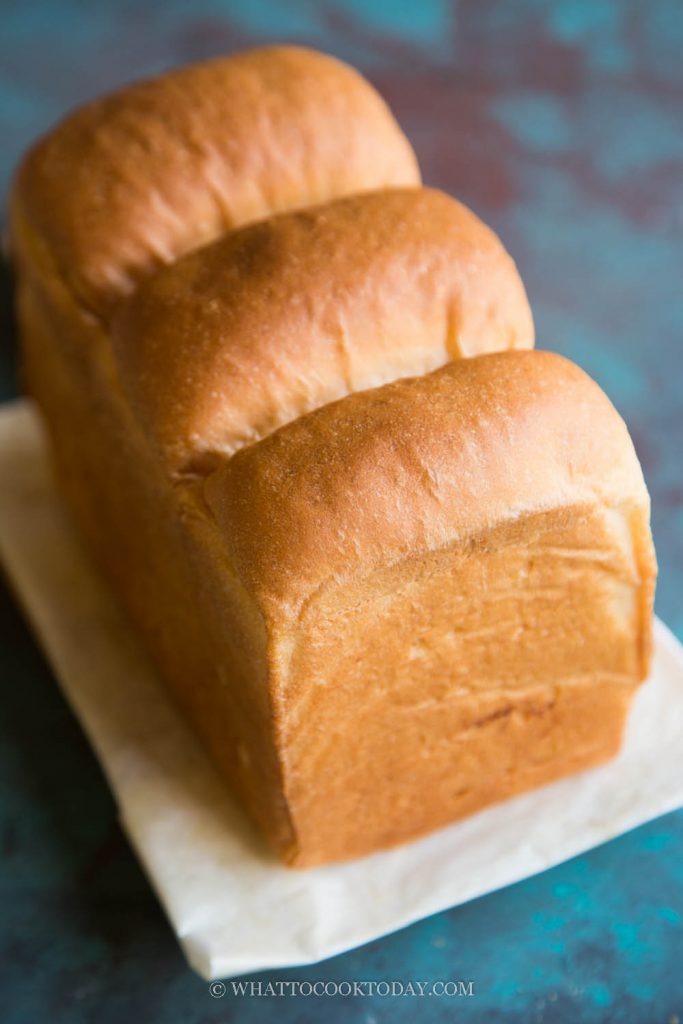 Soft Fluffy Hainanese Bread Loaf (Hailam Kopitiam Bread / Roti Benggali)