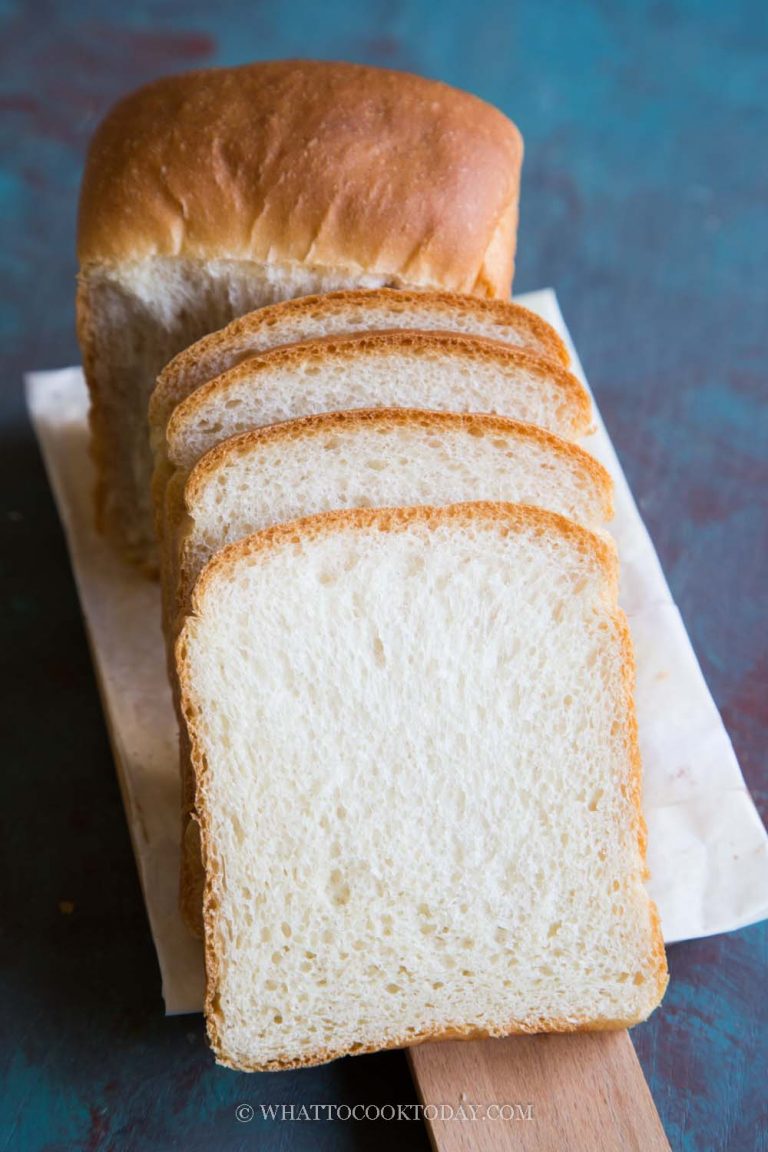 Soft Fluffy Hainanese Bread Loaf (Hailam Kopitiam Bread / Roti Benggali)