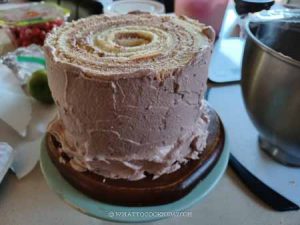 Chocolate Yule Log Tree Stump Cake (with Vertical Layer)
