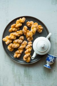 Ma Hwa / Mahua 麻花 / Kue Untir Untir (Chinese Twisted Fried Dough)
