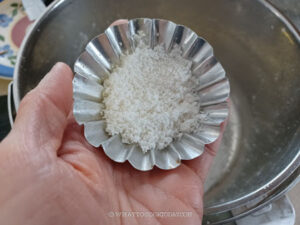 How To Make Kueh Tutu / Putu Piring (Without Tutu Mold)