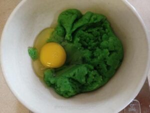 Pandan Choux Au Craquelin (with Coconut Pastry Cream)