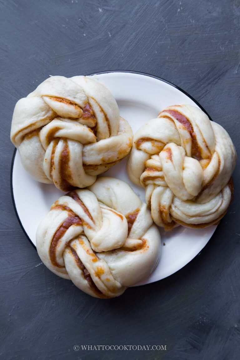 Soft Fluffy Peanut Butter Jelly Braided Steamed Buns (Baozi)