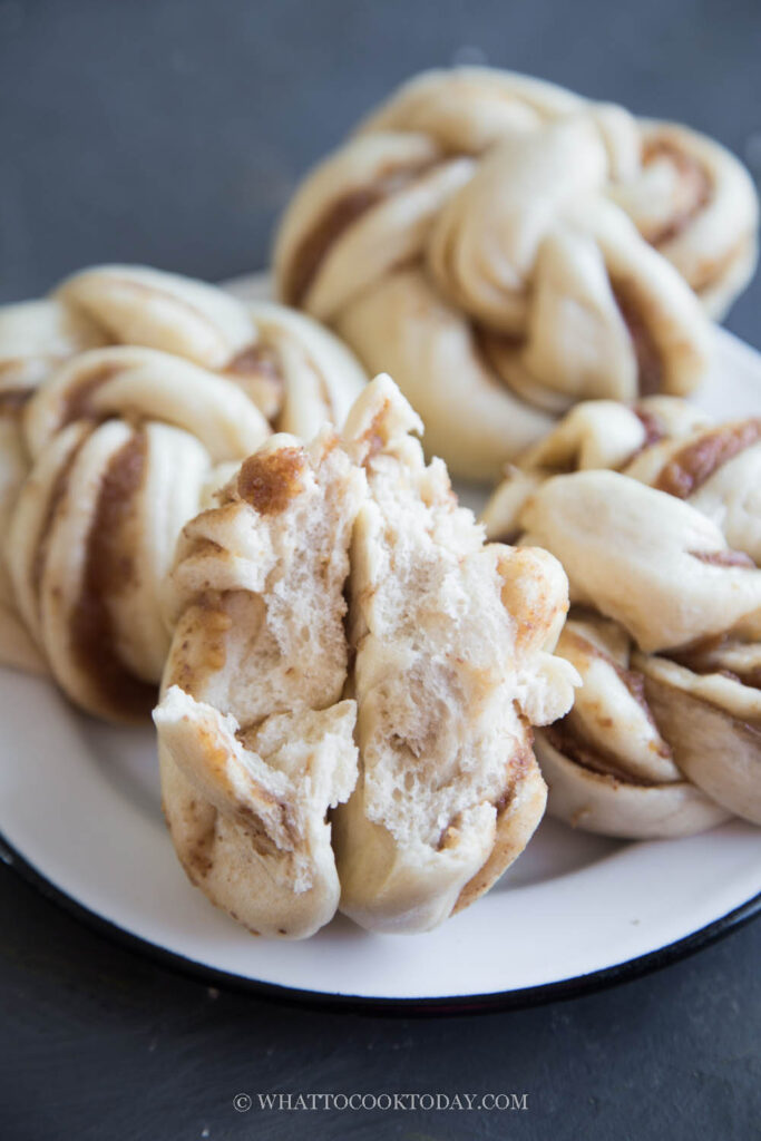 Soft Fluffy Peanut Butter Jelly Braided Steamed Buns (Baozi)