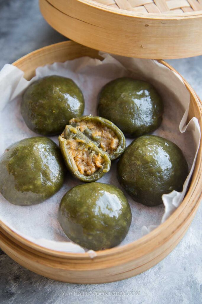 Qing Tuan (Chinese Mugwort Dumplings / Qingming Dumplings)