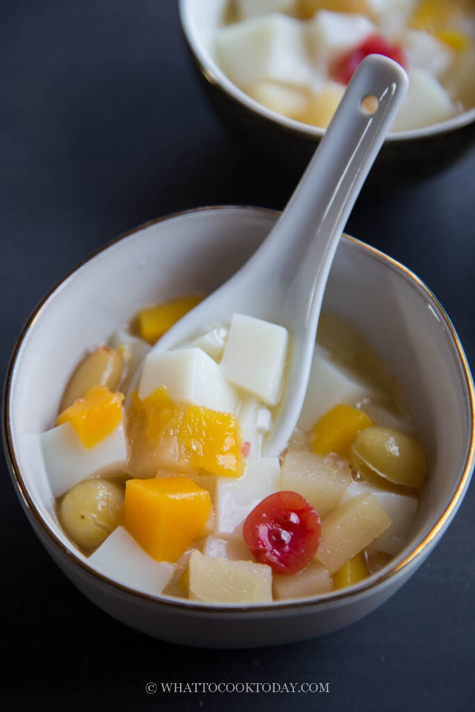 Easy Chinese Almond Jelly /Almond Tofu with Fruit Cocktail
