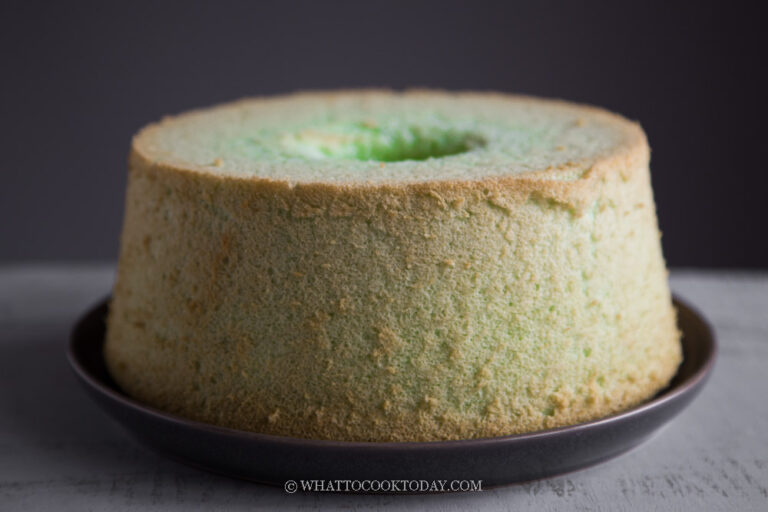 Soft and Fluffy Egg White Pandan Chiffon Cake