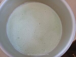 Pandan Bai Tang Gao (Pandan Sugar Rice Cake)