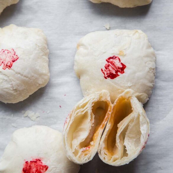 Beh Teh Soh/Heong Peng (Chinese Horse Shoe Biscuits)