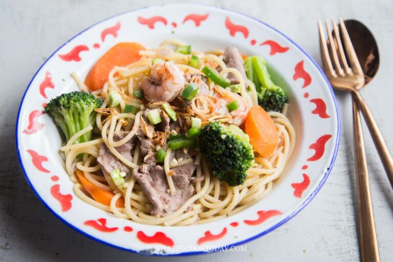 Mie Godog/ Mie Rebus Jawa (Javanese Boiled Noodle Soup)