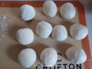 Chinese Hot Dog Milk Buns (Octopus Shape)