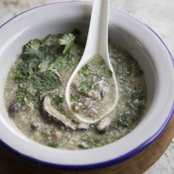 How To Cook Nyonya Fish Maw Soup (Hu Pioh / Yu Piu Soup)