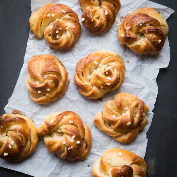 Kanelbullar (Swedish Cinnamon Cardamom Buns) - with sourdough option