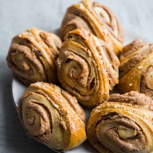 Pandan Choux Au Craquelin (with Coconut Pastry Cream)