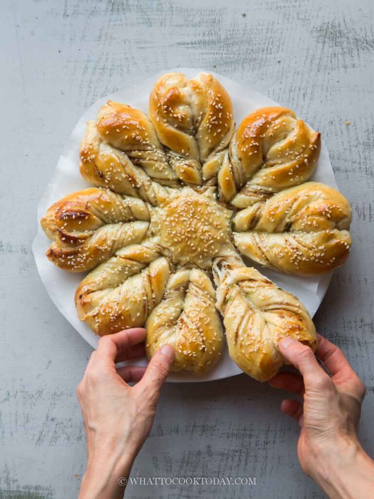 Savory Star Pull-Apart Milk Bread (Pork Floss Scallion)