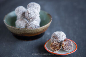 Easy No-Bake Swedish Chocolate Balls (Chokladbollar)