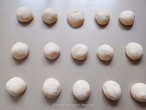 Kuih Momo Sarawak/ Biskut Arab Susu (Snowball Cookies)
