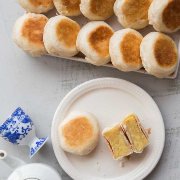 Sweet Red Bean Paste Pastry (Tau Sar Piah)