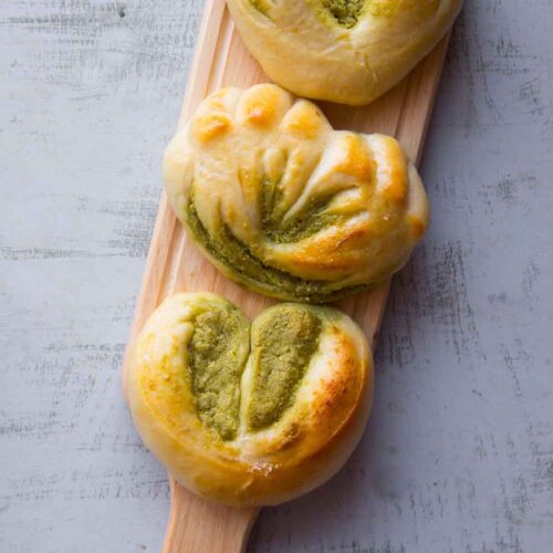 Heart-shaped Milk Buns/Bread with Matcha Milk Filling