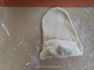 Roti Baso Ayam Jadul (Old-School Baked Chicken Buns)