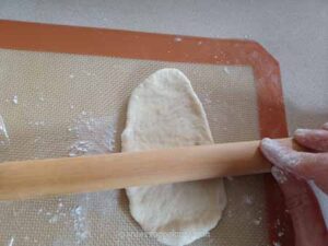 Roti Baso Ayam Jadul (Old-School Baked Chicken Buns)