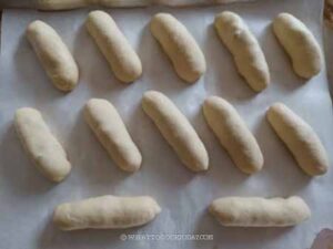 Roti Baso Ayam Jadul (Old-School Baked Chicken Buns)