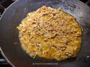 Roti Baso Ayam Jadul (Old-School Baked Chicken Buns)