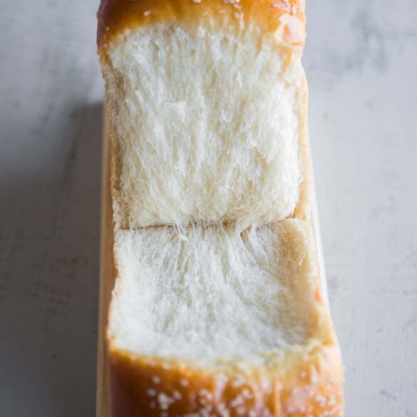 Soft Fluffy Hainanese Bread Loaf (Hailam Kopitiam Bread / Roti Benggali)