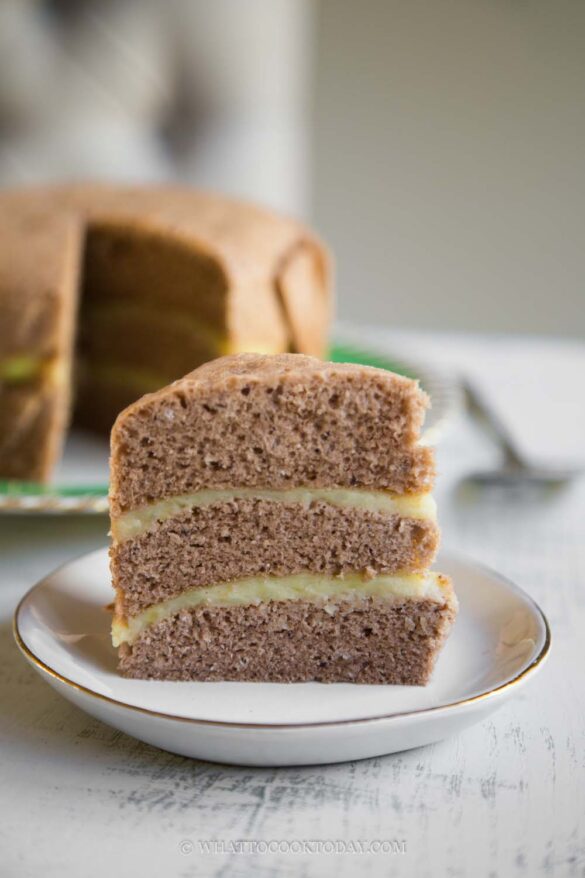 Steamed Layer Sponge Cake with Mung Bean Paste