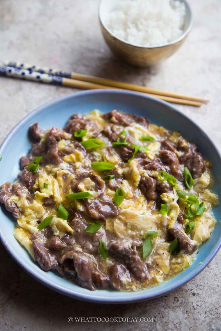 Cantonese Slippery Eggs with Beef Over Rice (Wat Dan Oyok Fan)
