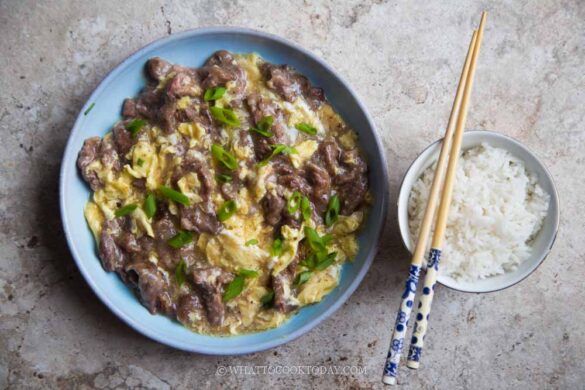 Cantonese Slippery Eggs with Beef Over Rice (Wat Dan Oyok Fan)