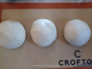 Soft Fluffy Pretzel Bread Loaf (Bretzel)