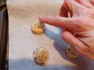 Korean Sesame Mochi Bread