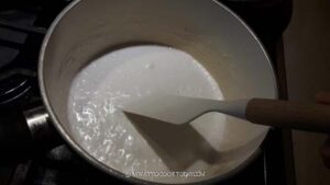 Che Dau Trang (Vietnamese Sticky Rice Black-Eyed Peas Pudding)